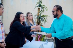 Entrega ISEA certificados a beneficiarias y beneficiarios que concluyeron su primaria y ...